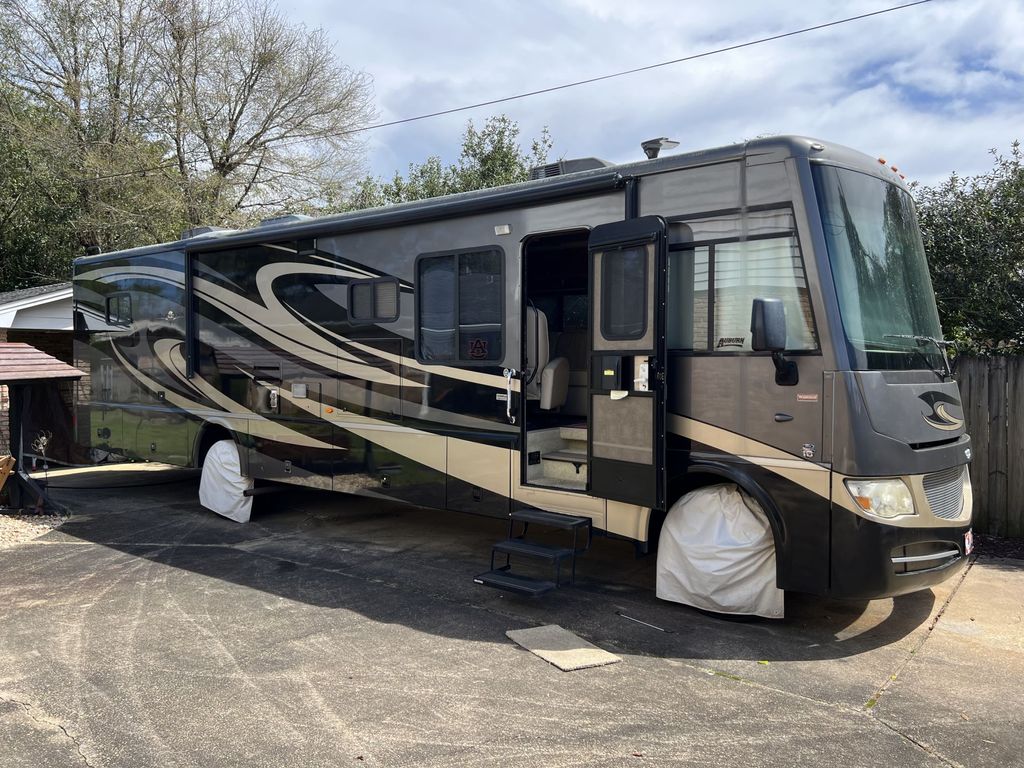 2013 Itasca Sunova 36V - National Vehicle