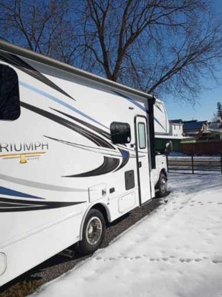 2025 Nexus Triumph 24T - National Vehicle