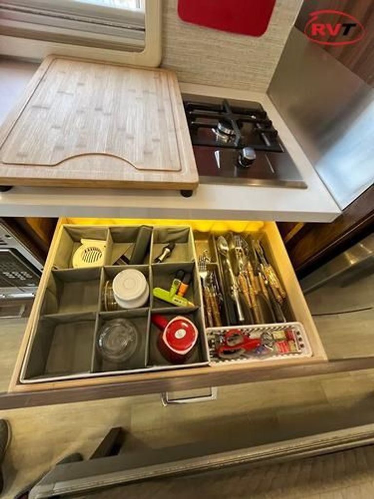 2022 Winnebago Itasca Navion 24D - National Vehicle