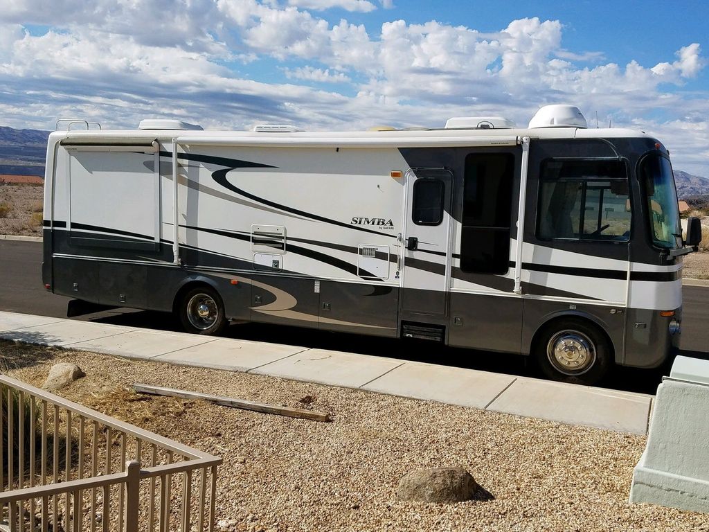 2005 Safari Simba 33PBD - National Vehicle