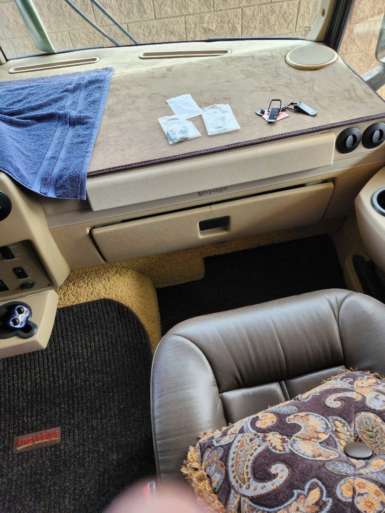 2008 Winnebago Voyage 32H - National Vehicle