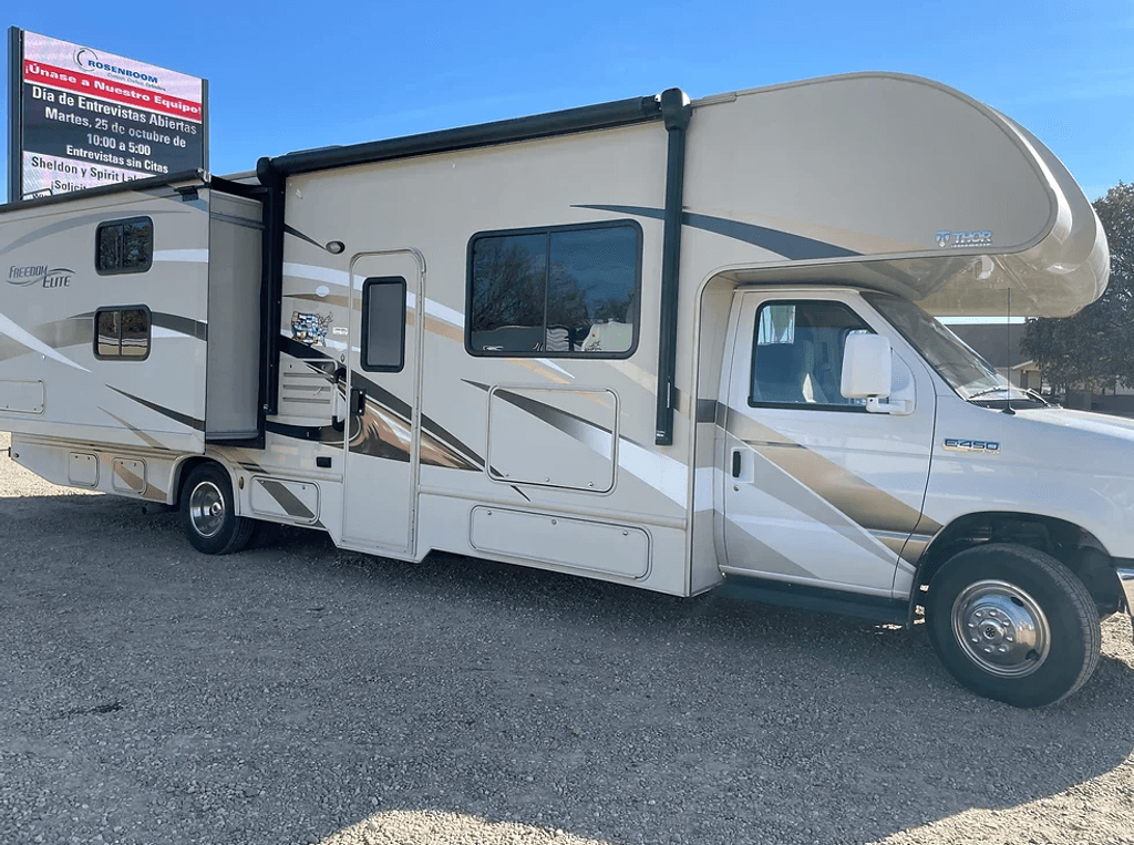 2017 Thor Motor Coach Freedom Elite 30FE - National Vehicle