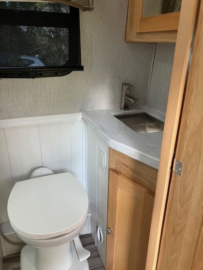 2020 Phoenix Cruiser Motorhome Phoenix TRX - National Vehicle