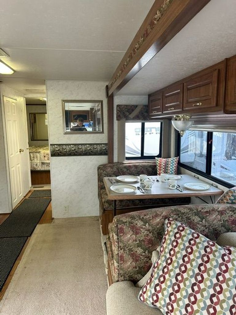 2002 Four Winds Infinity 32R - National Vehicle