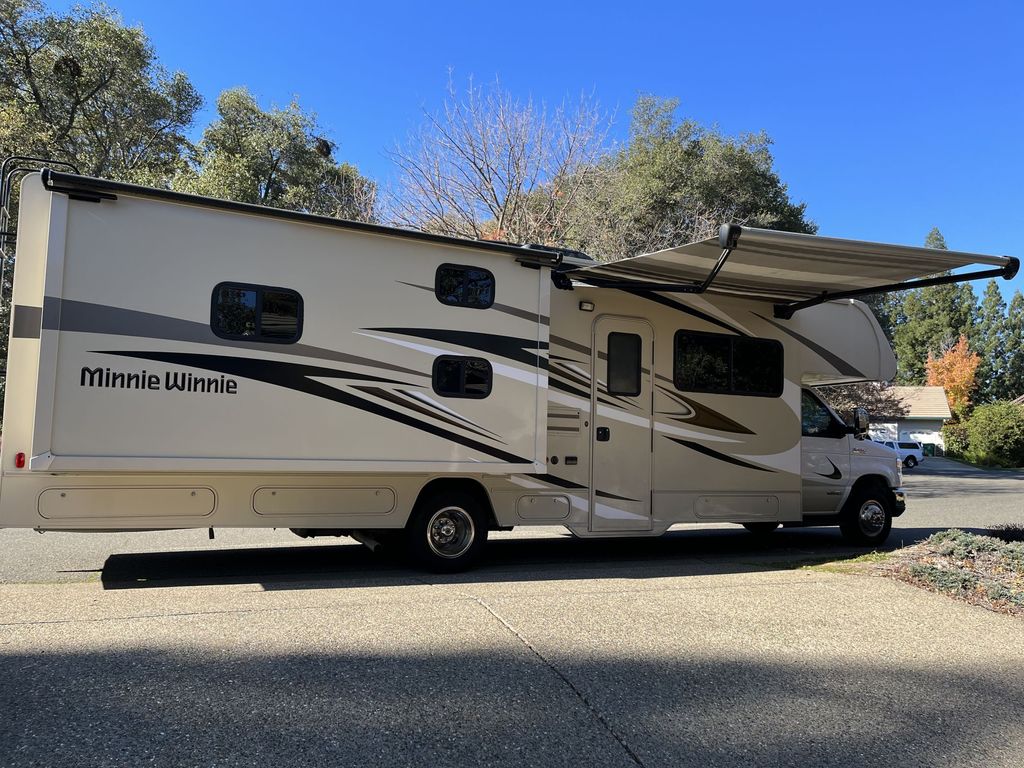 2020 Winnebago Minnie Winnie 31H - National Vehicle
