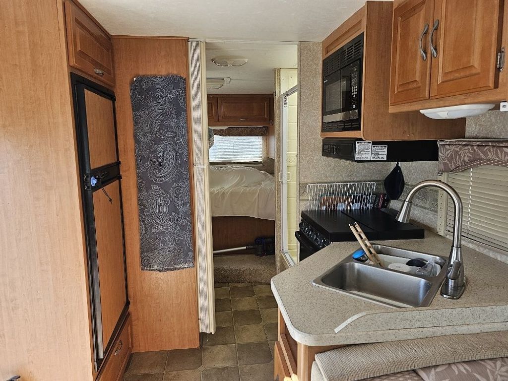 2008 Four Winds 5000 28A - National Vehicle