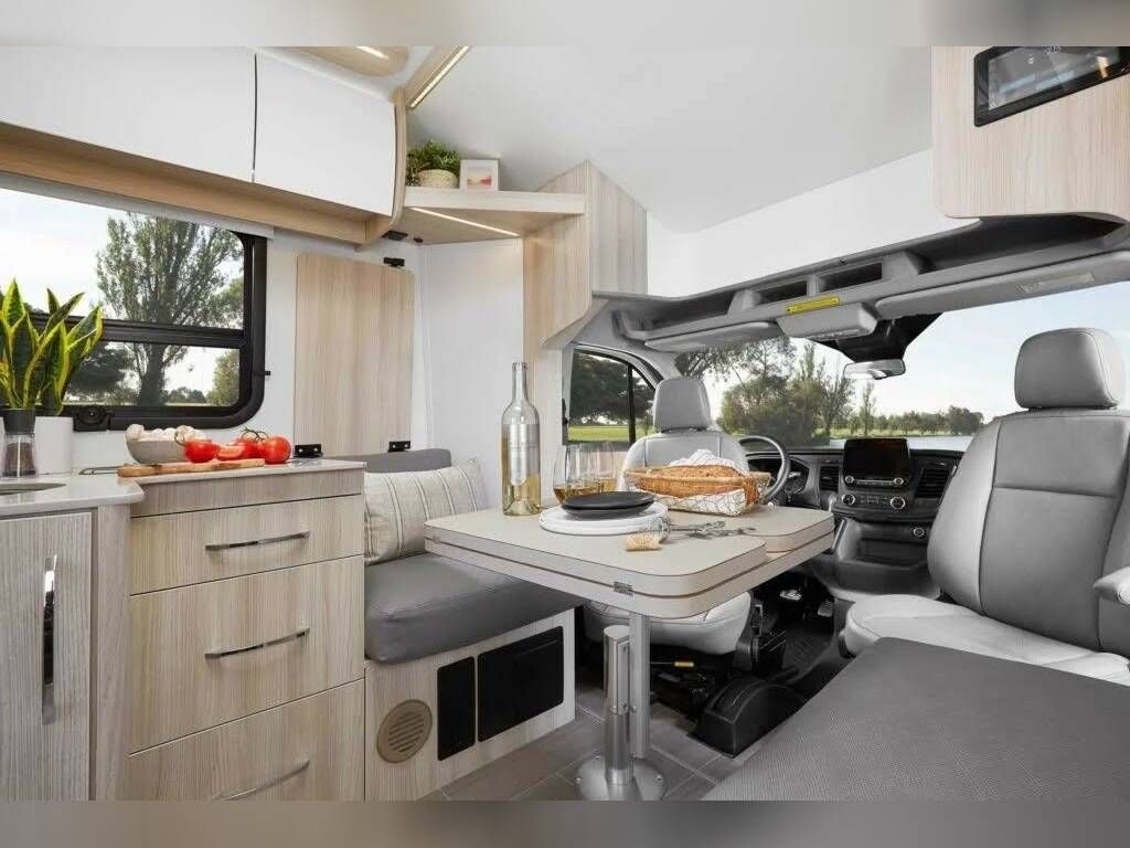 2021 Leisure Travel Van Wonder W24RL - National Vehicle