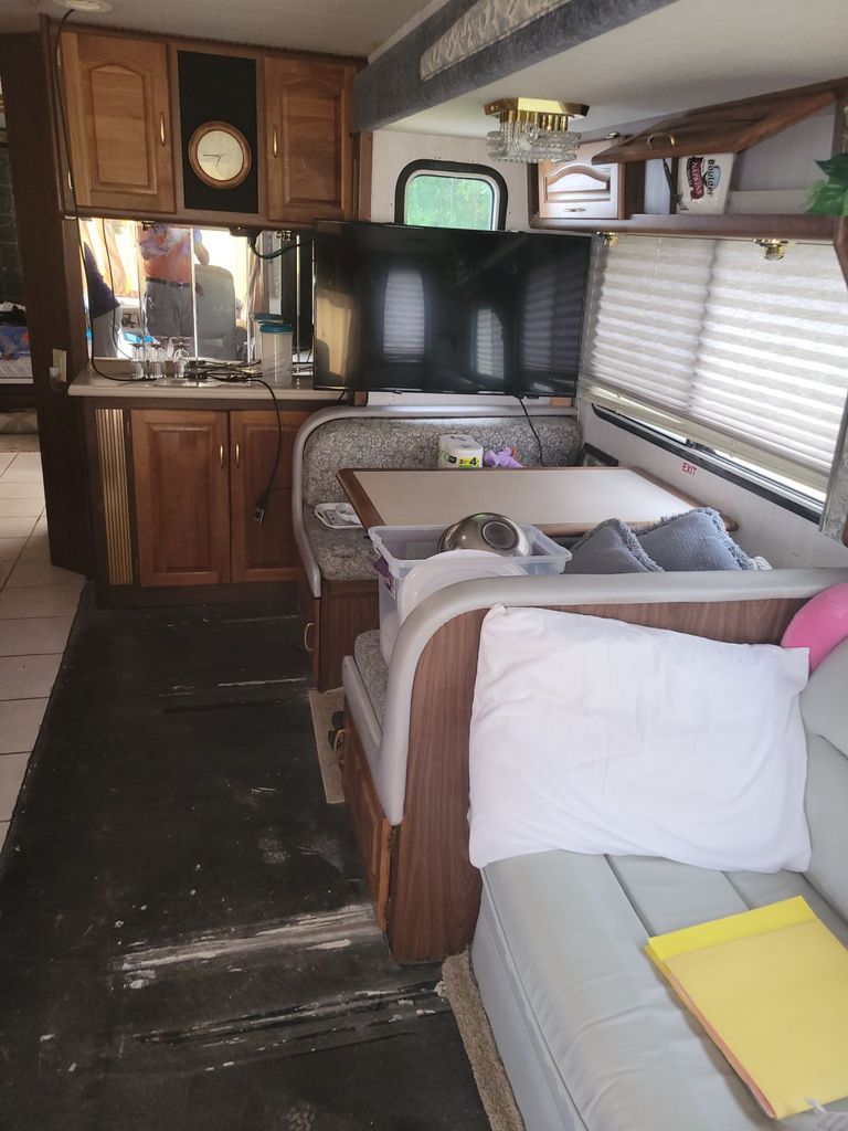 2001 National RV Tradewinds 7390LTC - National Vehicle