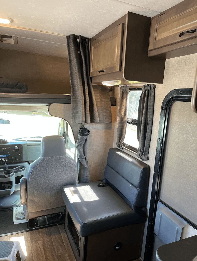 2019 Thor Motor Coach Majestic 23A - National Vehicle