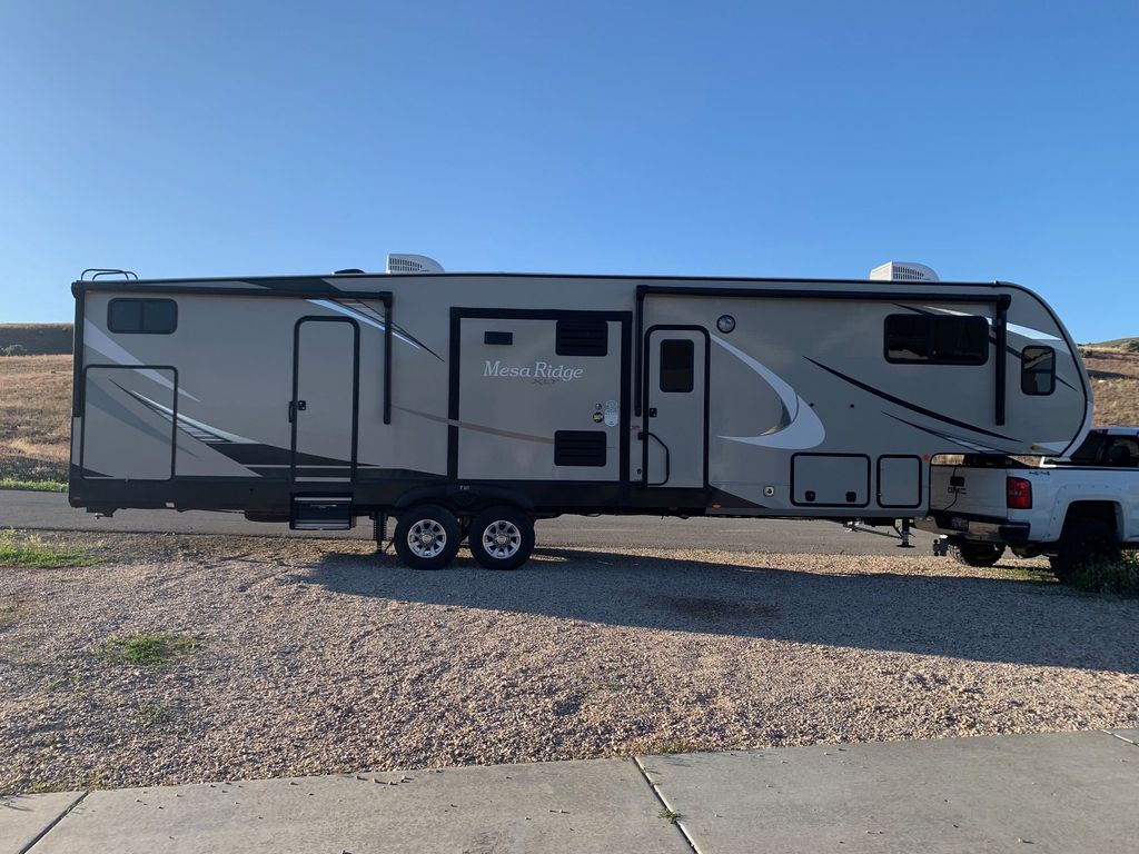 2021 Highland Ridge Mesa Ridge XLT 364BHS - National Vehicle