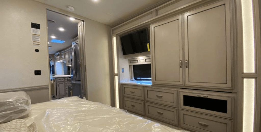 2021 Newmar Canyon Star 3722 - National Vehicle