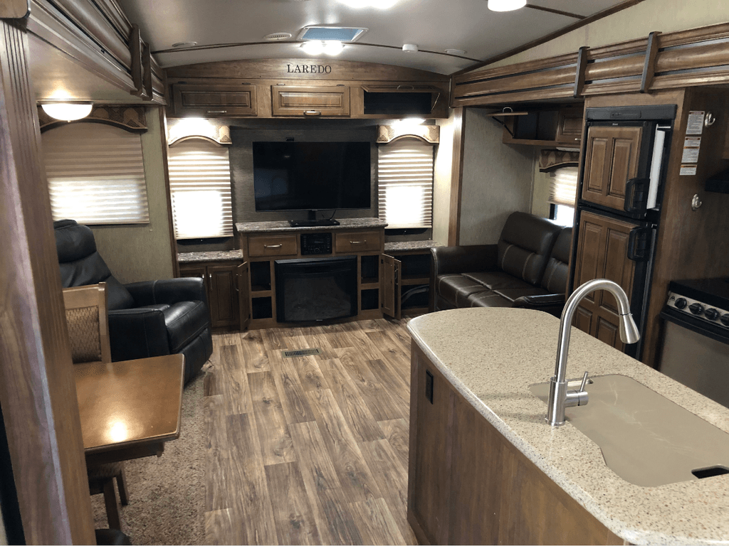 2017 Keystone Laredo 297SRE - National Vehicle