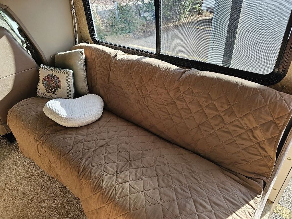 2008 Four Winds 5000 28A - National Vehicle