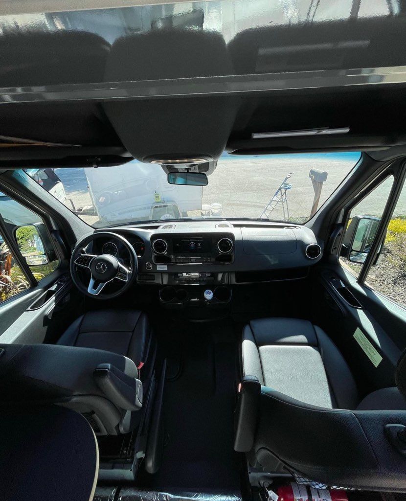 2022 Winnebago Revel 44E 4x4 - National Vehicle