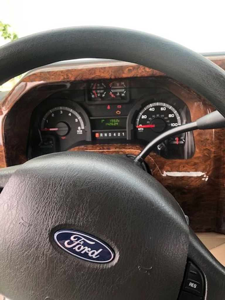 2019 NeXus Viper 25V - National Vehicle