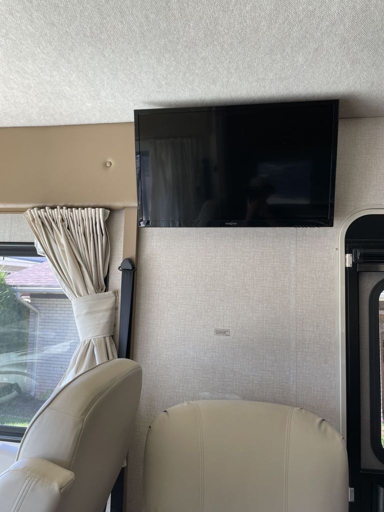 2015 Itasca Sunstar 26HE - National Vehicle