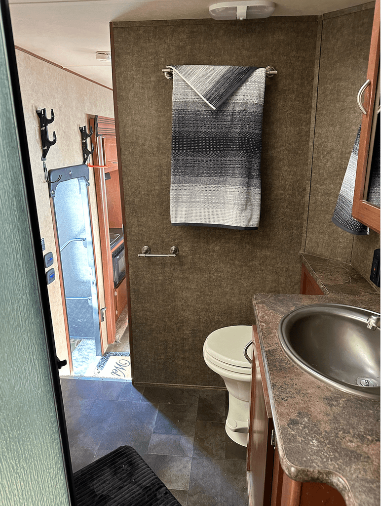 2014 Forest River Cherokee Vengeance 377V - National Vehicle