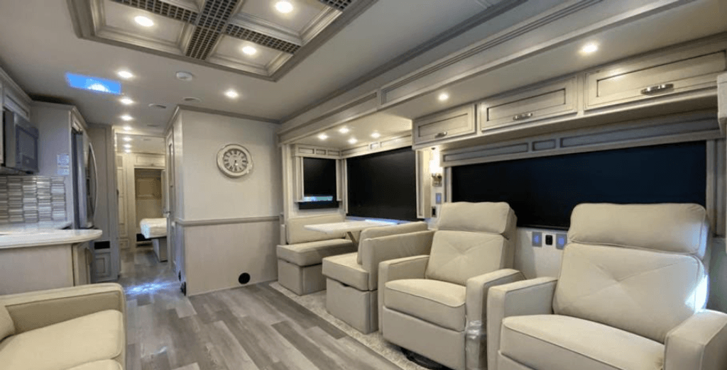 2021 Newmar Canyon Star 3722 - National Vehicle