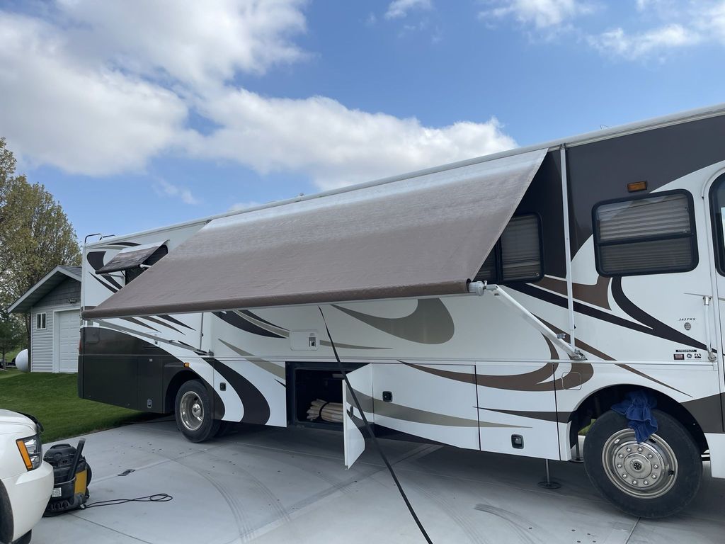 2008 Coachmen Cross Country 383FWS - National Vehicle