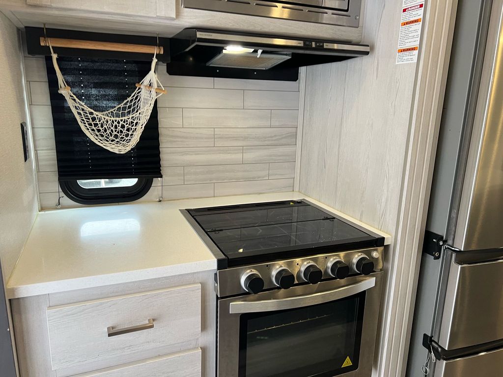 2021 Keystone Sprinter Limited 3570LFT - National Vehicle