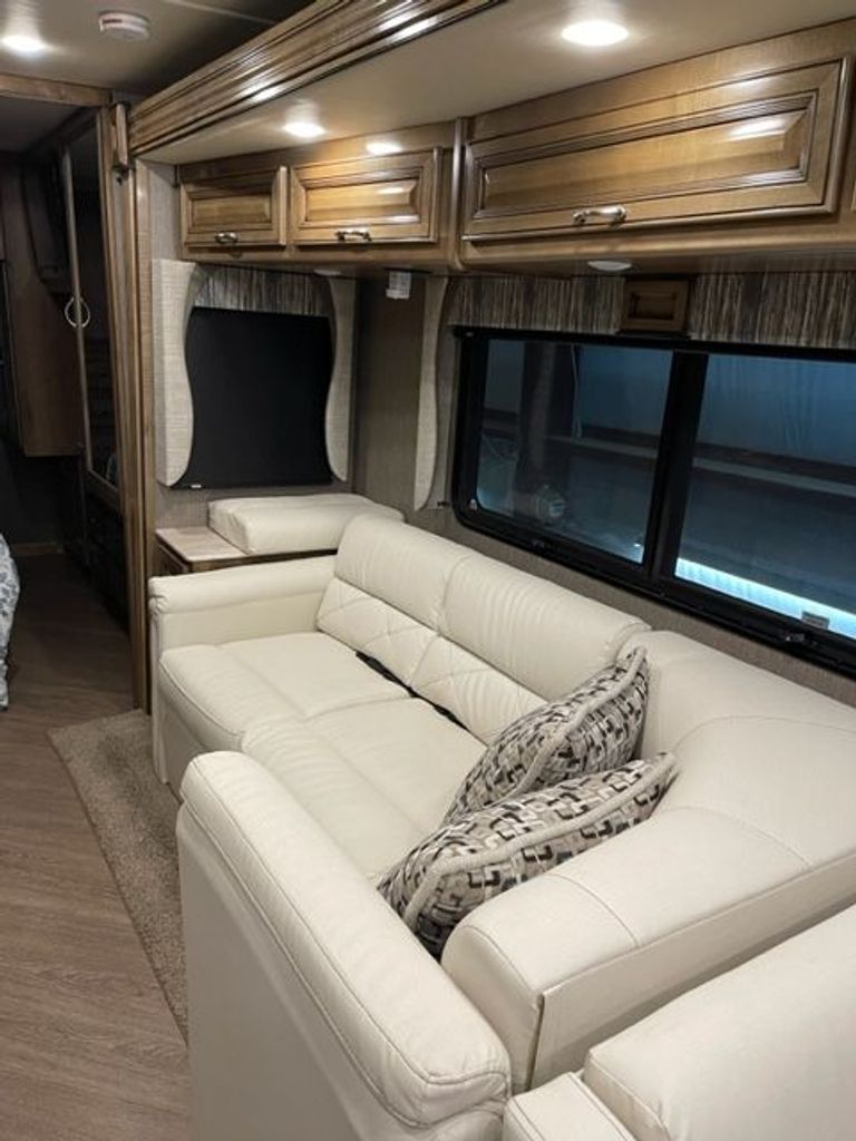 2020 Fleetwood Bounder 35K - National Vehicle