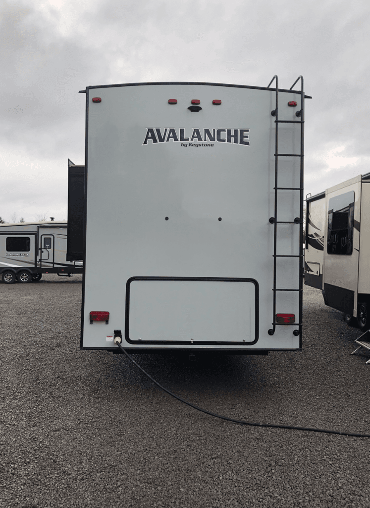 2019 Keystone Avalanche 383FL - National Vehicle