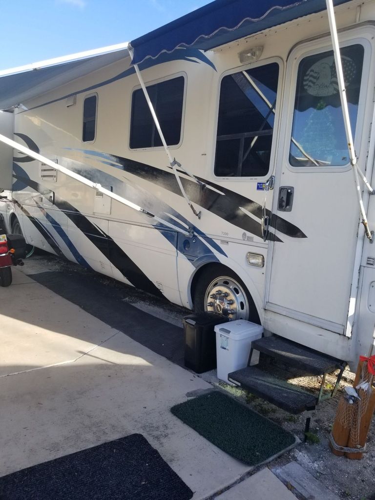 2001 National RV Tradewinds 7390LTC - National Vehicle