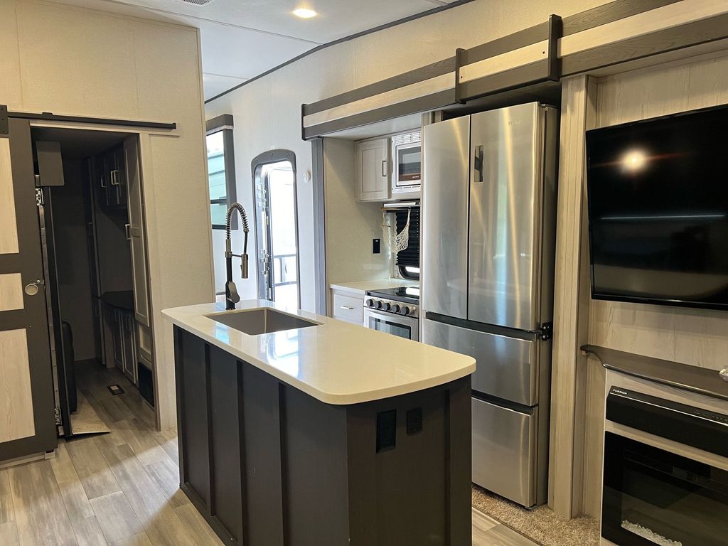 2021 Keystone Sprinter Limited 3570LFT - National Vehicle