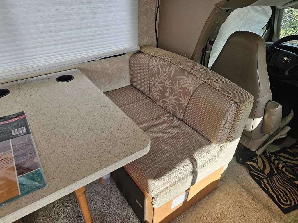 2008 Four Winds 5000 28A - National Vehicle