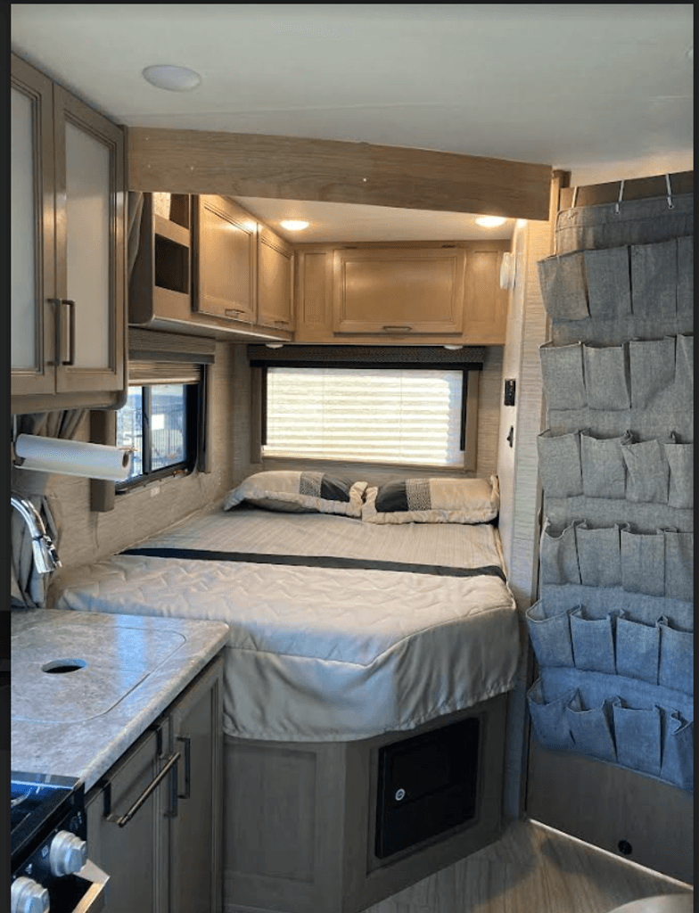 2021 Thor Motor Coach Daybreak 23DB - National Vehicle