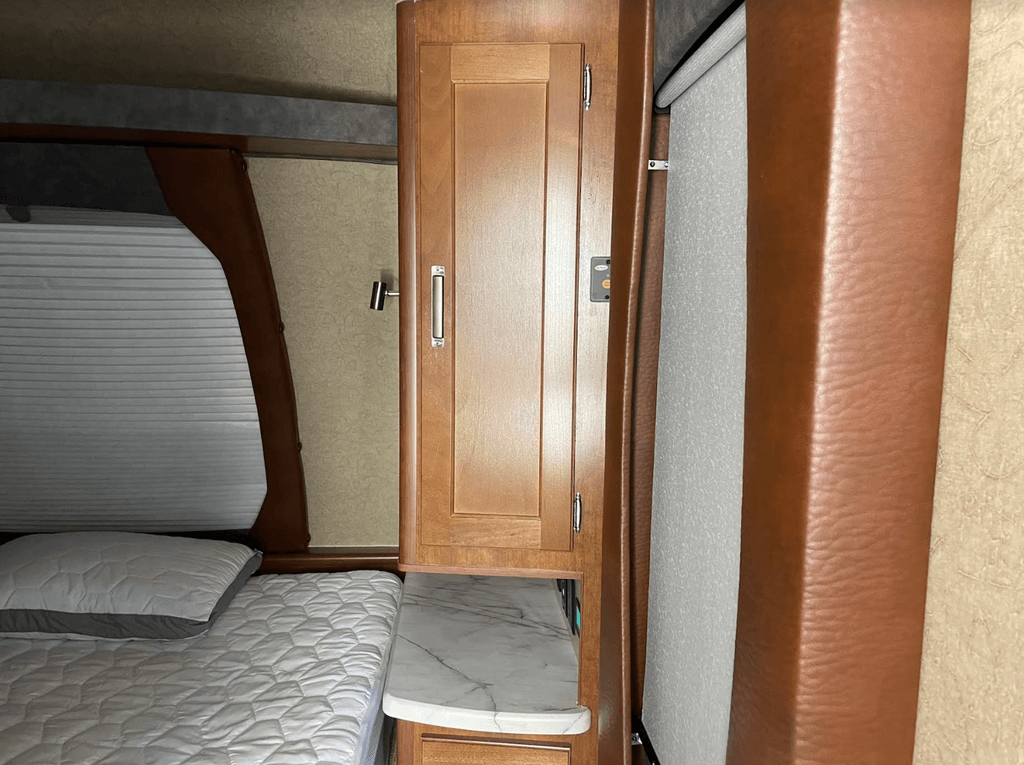 2021 Lance Travel Trailer 2295 - National Vehicle