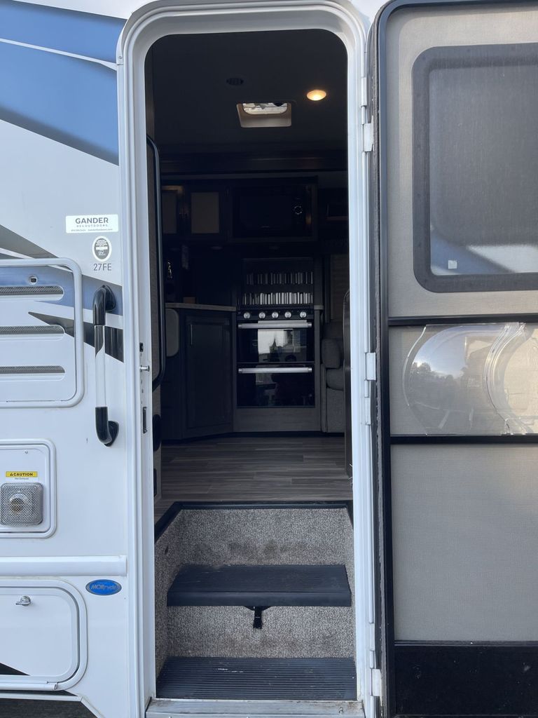 2021 Thor Motor Coach Freedom Elite 27FE - National Vehicle