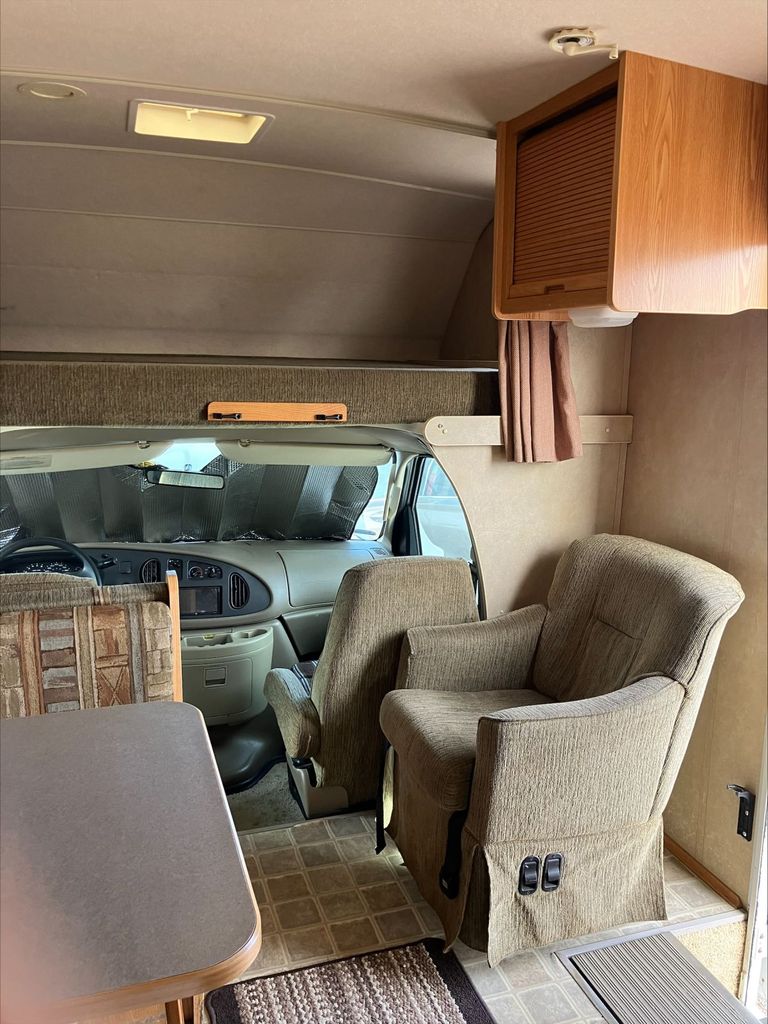 2006 Winnebago Outlook 24V - National Vehicle