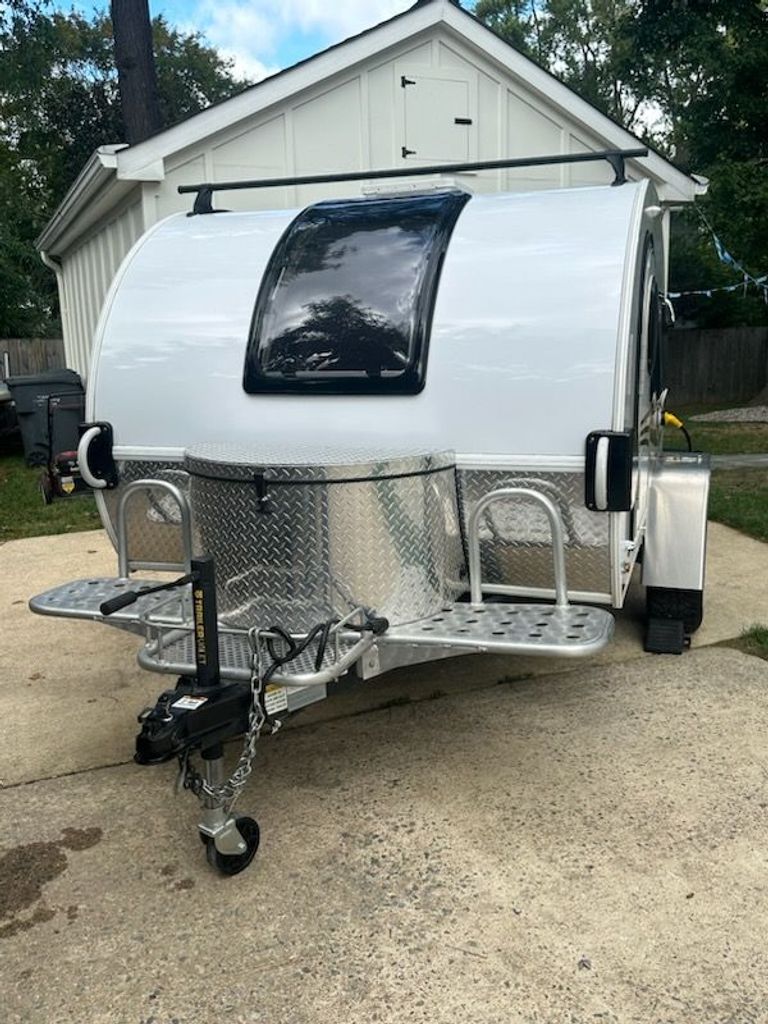 2017 NuCamp T@G XL Outback - National Vehicle