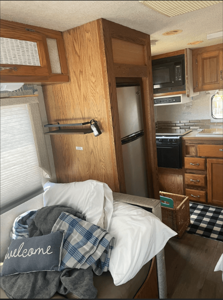 2002 Gulf Stream B Touring Cruiser 5210 - National Vehicle