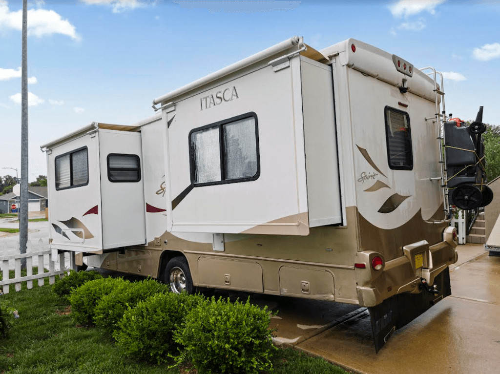 2007 Itasca Spirit 31C - National Vehicle