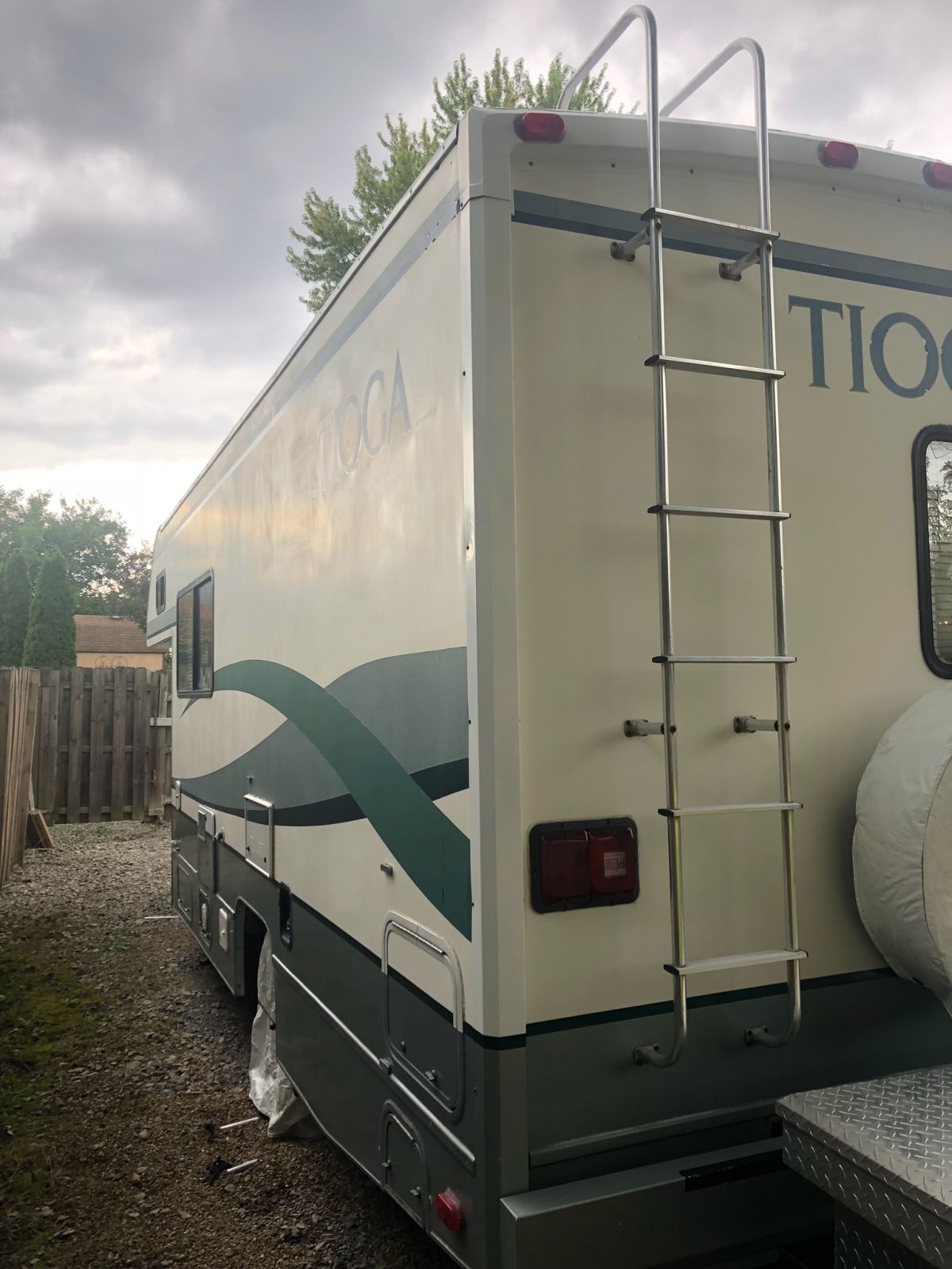 1999 Fleetwood Tioga 23B - National Vehicle